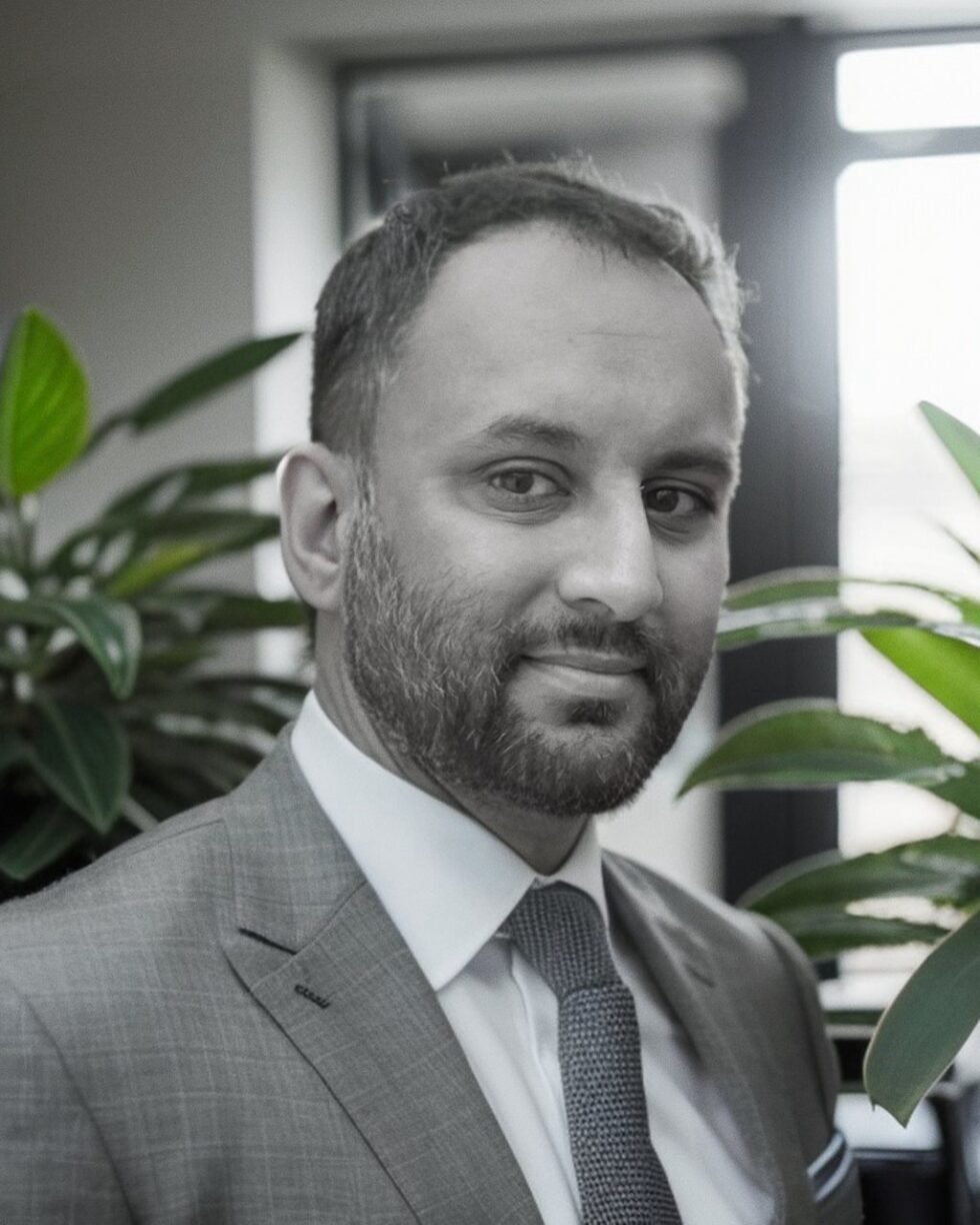 Usman Ahmed - MBBS PhD FRCS(Tr&Orth) - Orthopaedic Surgeon